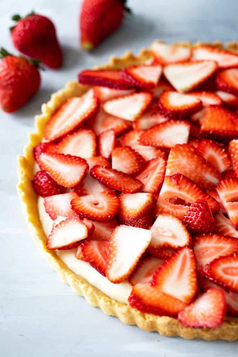 Creamy Strawberry Tart Recipe with Fresh Strawberries - Taste and Tell