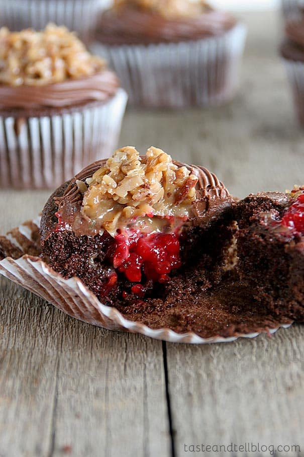 Chocolate Cupcakes with Raspberry Filling and Raspberry Chocolate ...