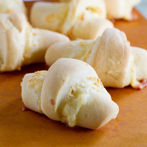 Cheesy Crescent Rolls - Taste and Tell