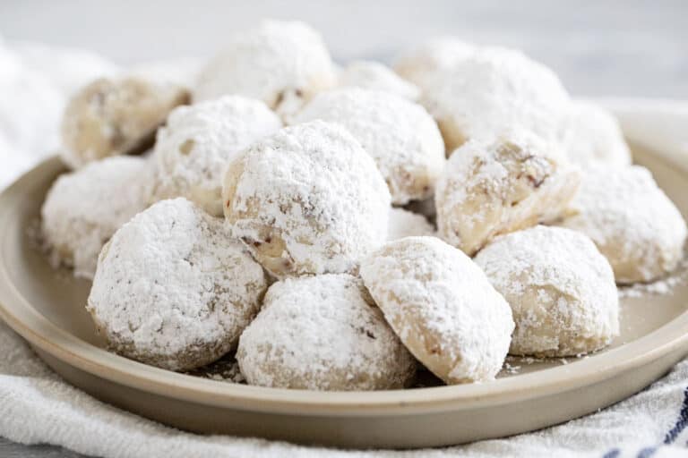 Mexican Wedding Cookies (Snowball Cookies) - Taste and Tell